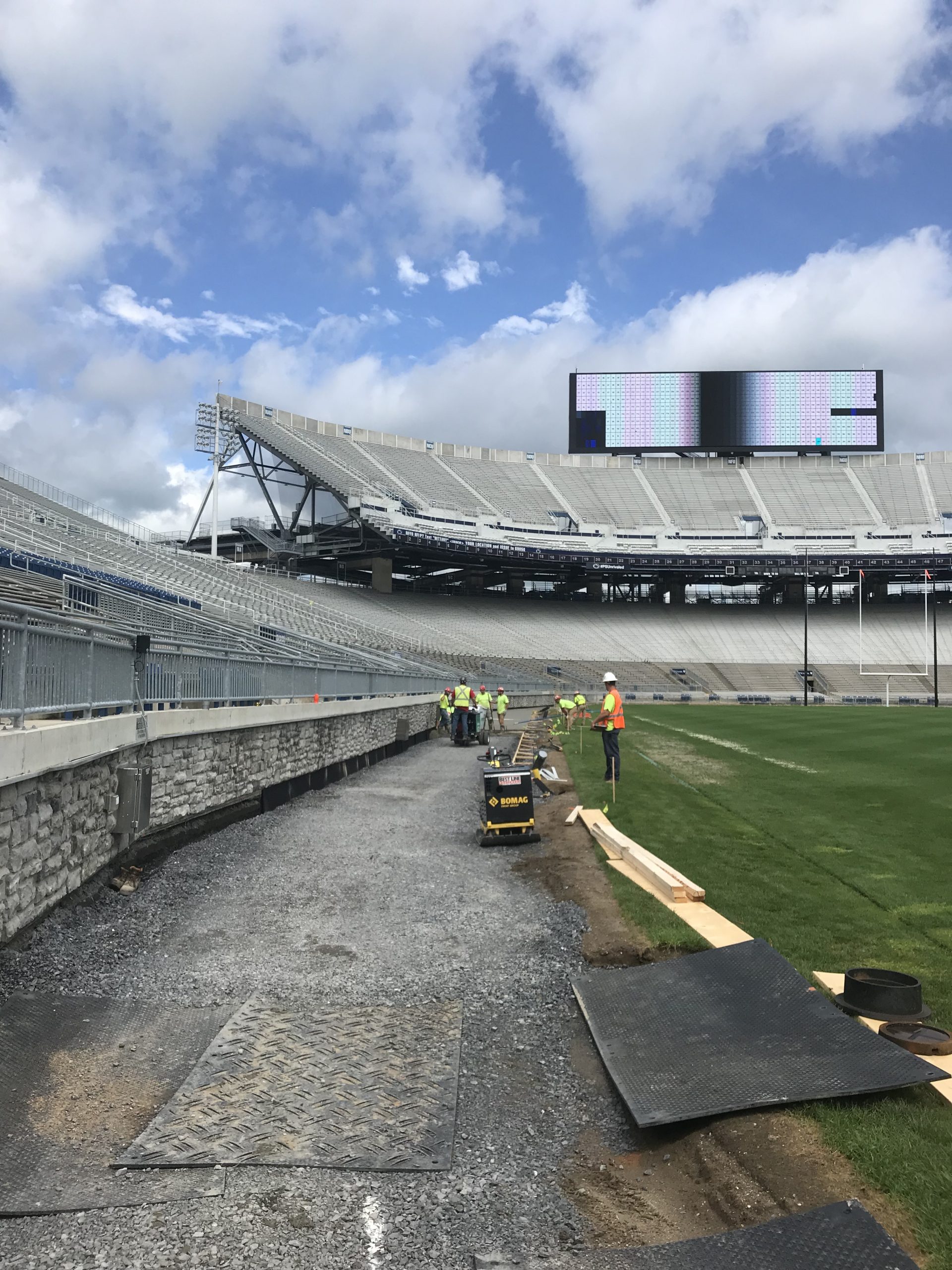 Beaver Stadium Sidelines - Centre Concrete